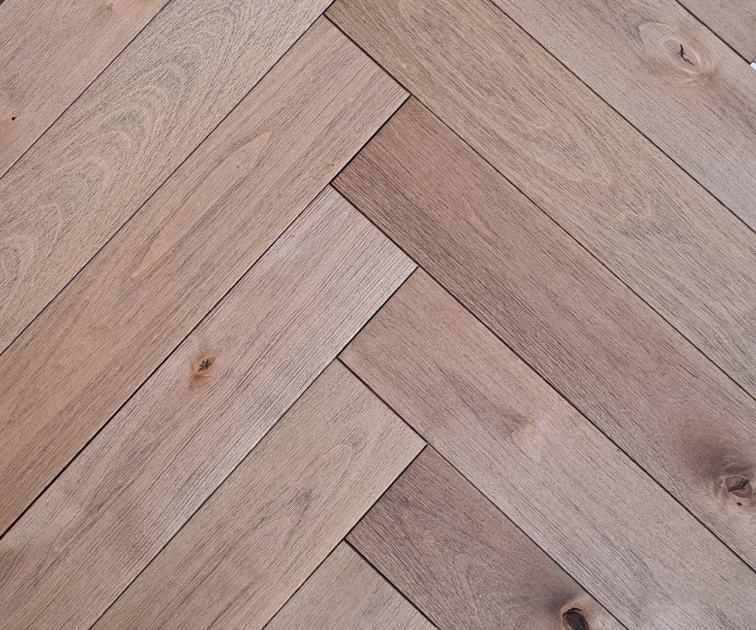 HERRINGBONE WIDE90 | 無垢フローリング・フローリング・床材の販売はシーゲル